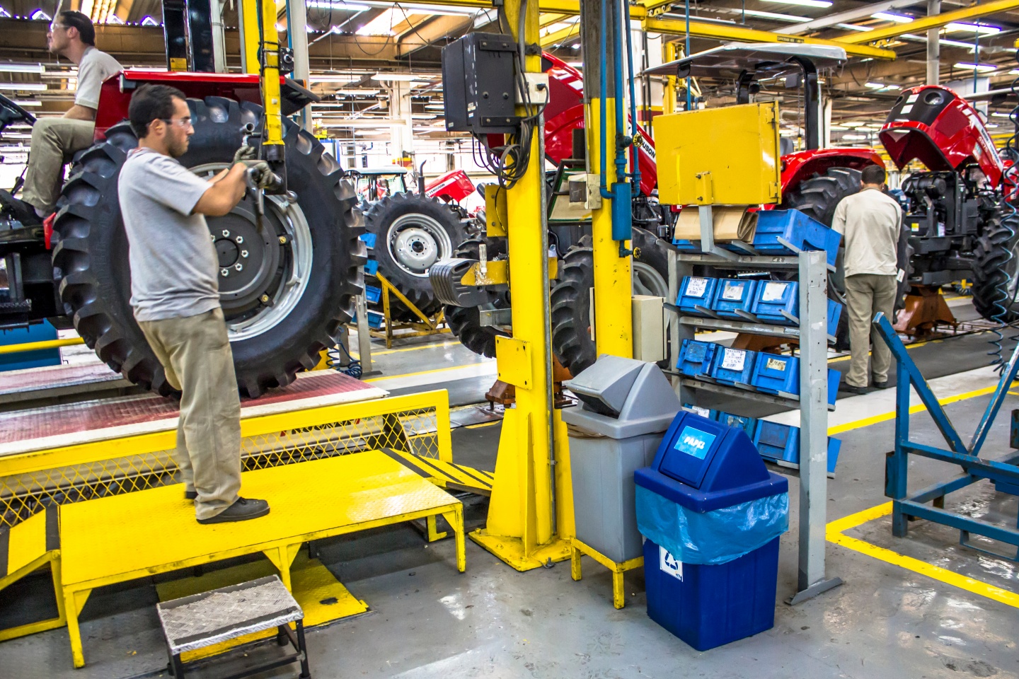 CIVIL ENGINERING V/S MECHANICAL ENGINEERING - IIMT Group of Colleges