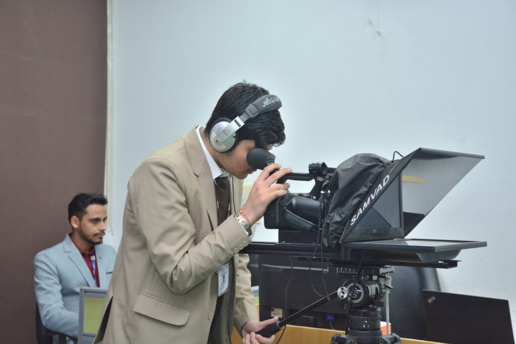 BEST COLLEGE FOR JOURNALISM AND MASS COMMUNICATION IN GREATER NOIDA - IIMT Group of Colleges