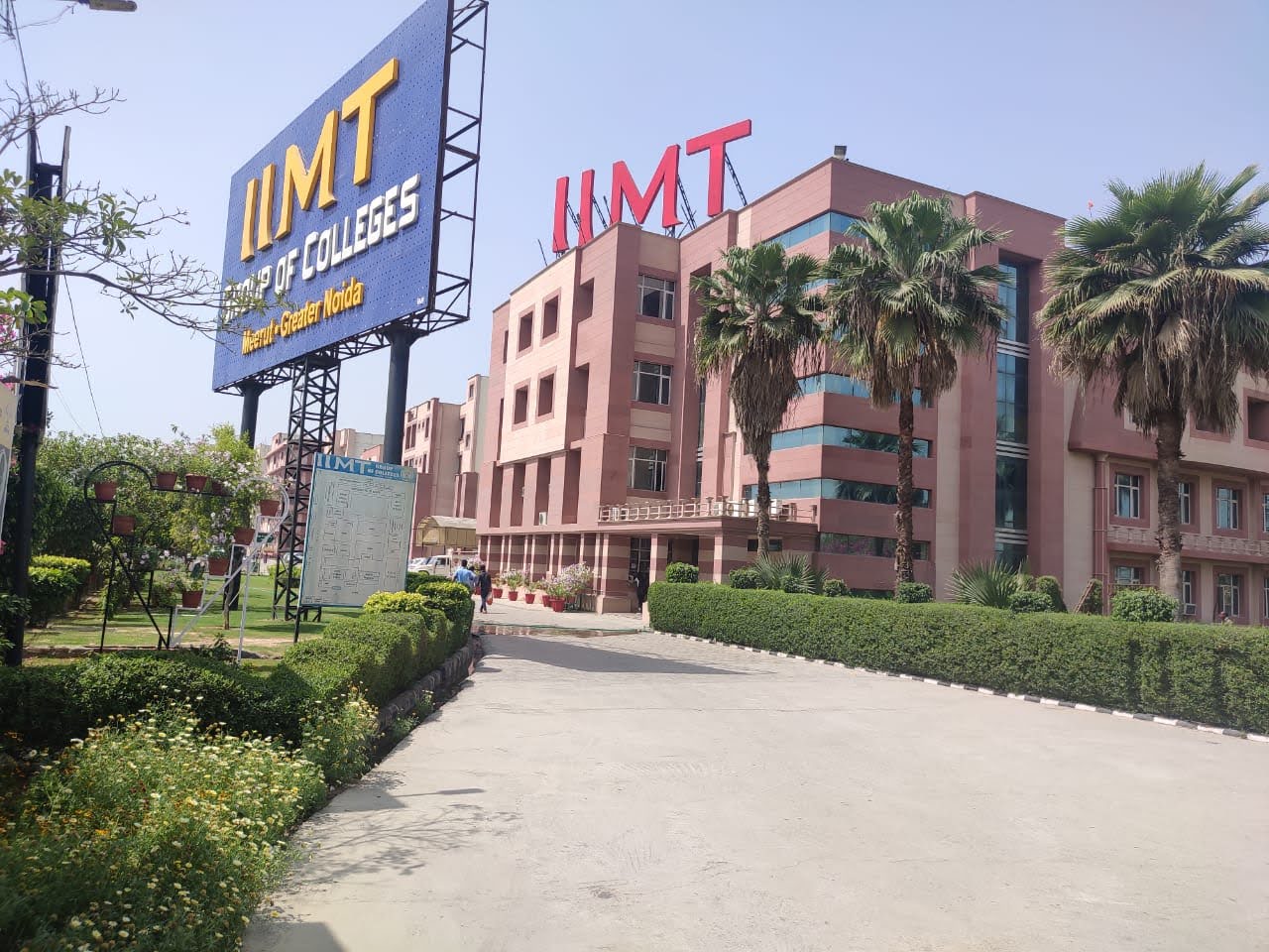 BEST COLLEGE FOR JOURNALISM AND MASS COMMUNICATION IN UP - IIMT Group of Colleges